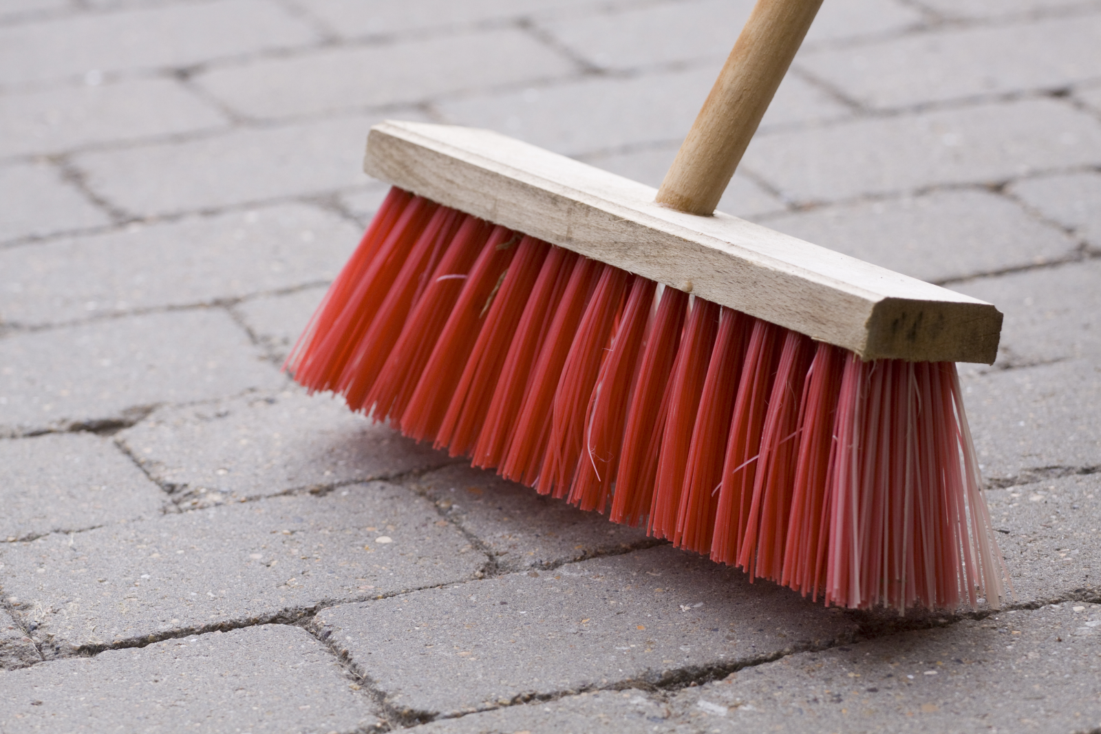 Skal jeg renholde mit fortov? | Guldborgsund Kommune